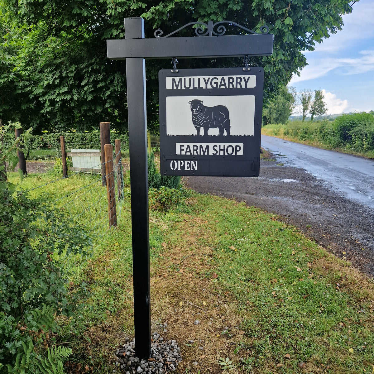 Pole Sign - 100x50 Rectangle Box Section – Monea Metal Design